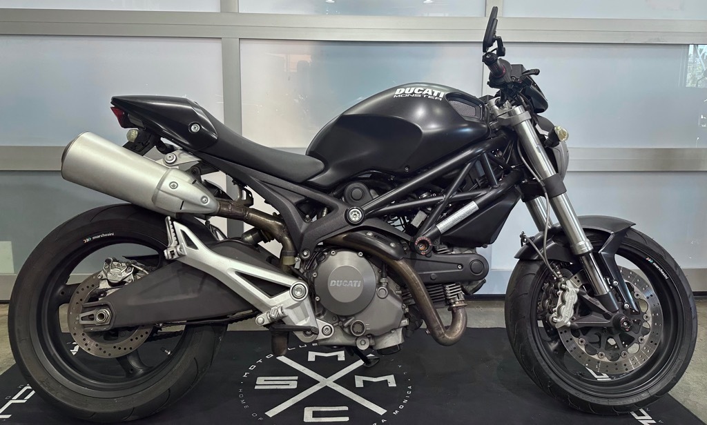 2022 Ducati Monster 696 Black