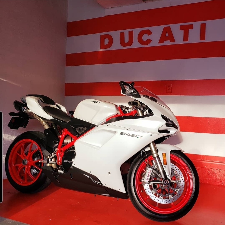 Ducati Superbike 848 Evo White