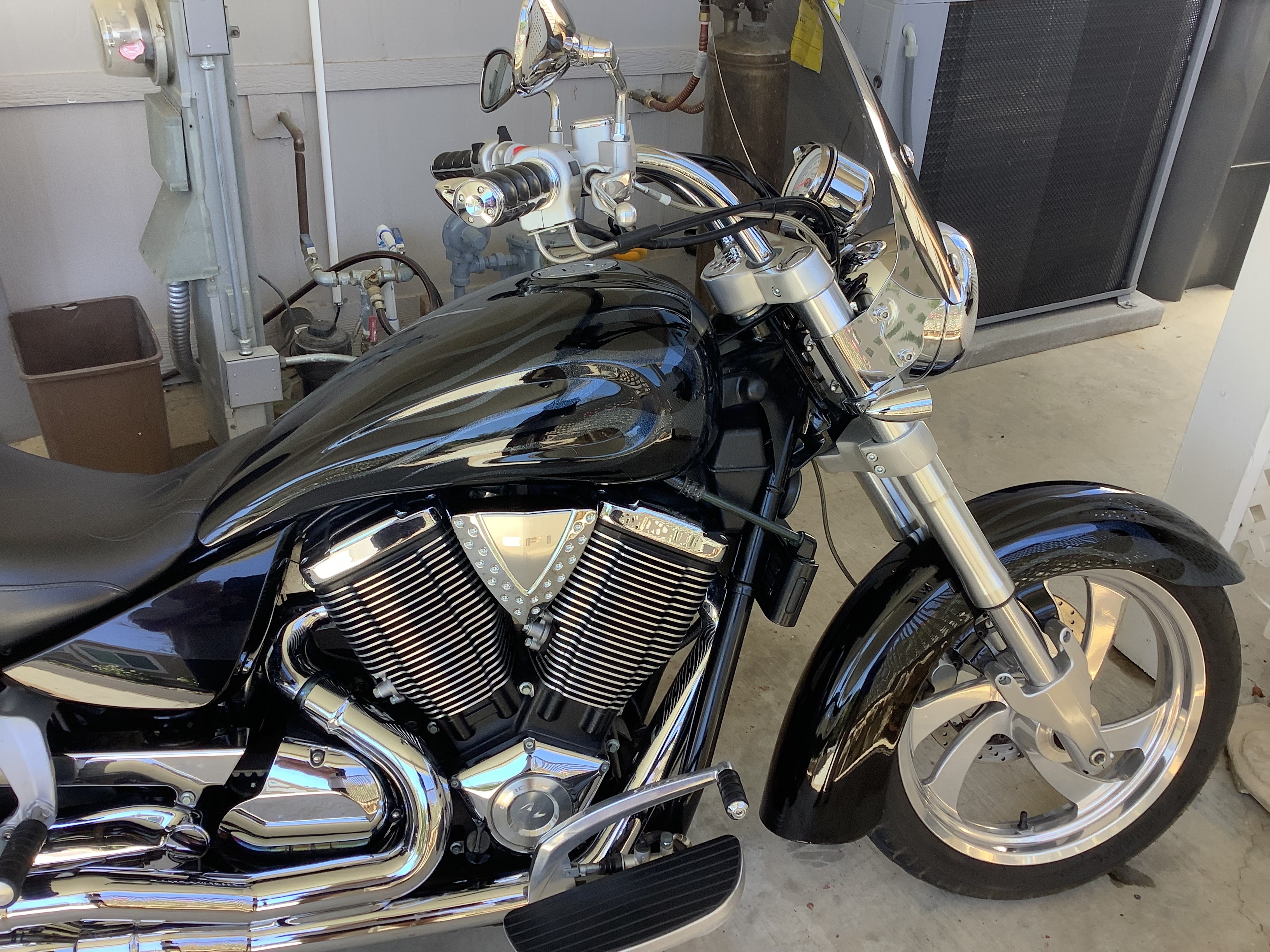 Custom Victory Kingpin Motorcycles